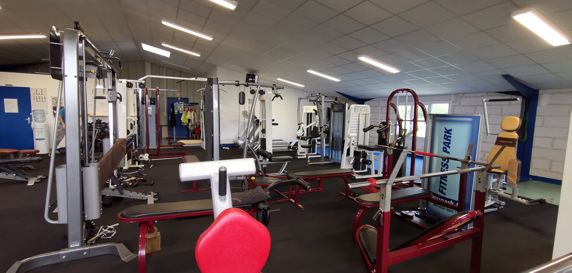 Photos de la salle et des machines